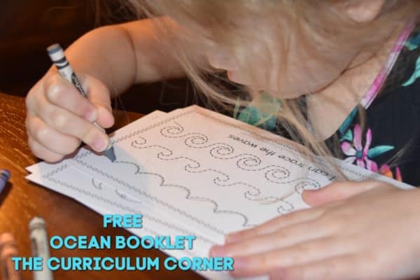 Ocean Reading Booklet - The Kinder Corner